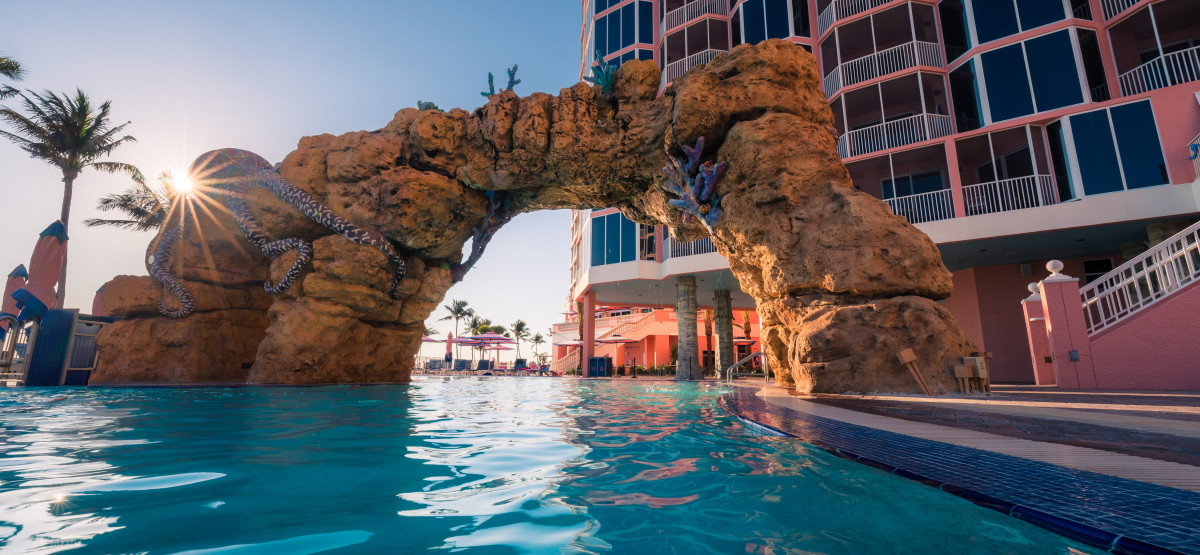 Fort Myers Beach Resorts | Pink Shell Beach Resort & Marina